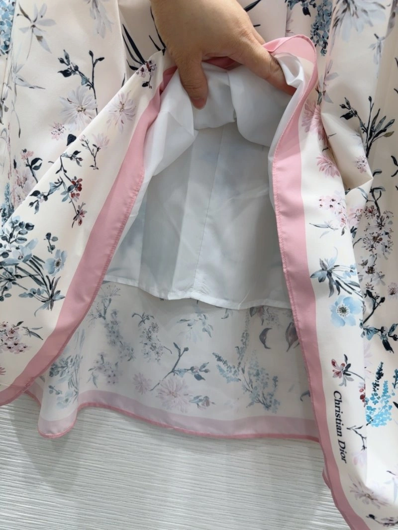 Low-cost Christian Dior Dress