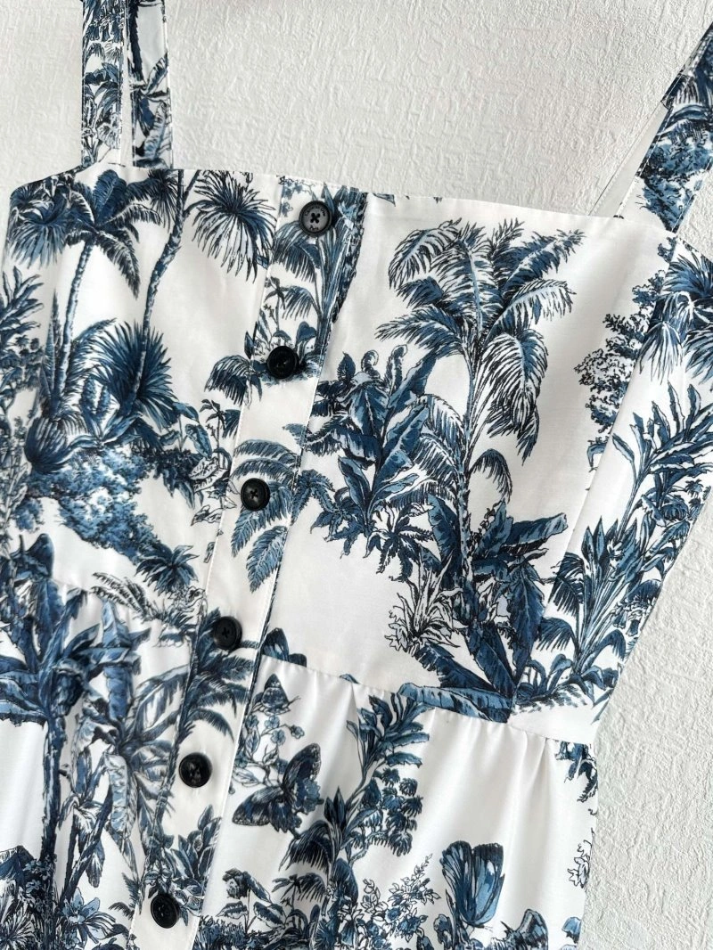 Low-cost Christian Dior Dress