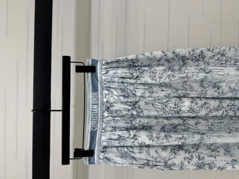 Low-cost Christian Dior Dress