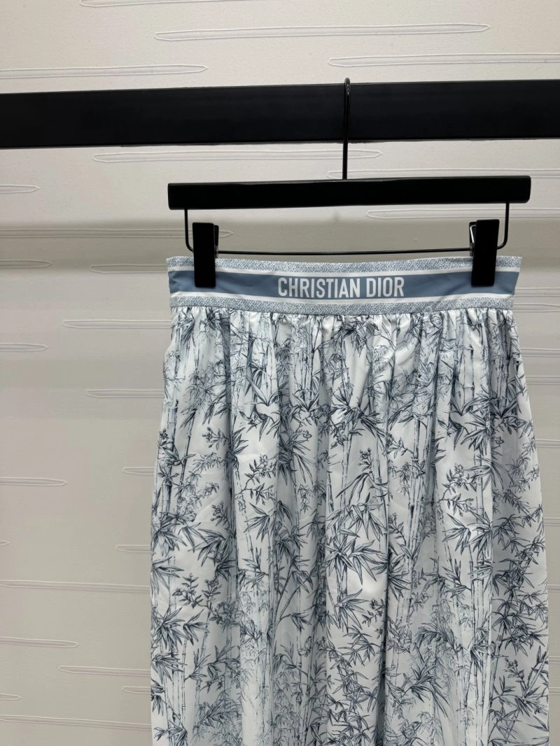 Low-cost Christian Dior Dress