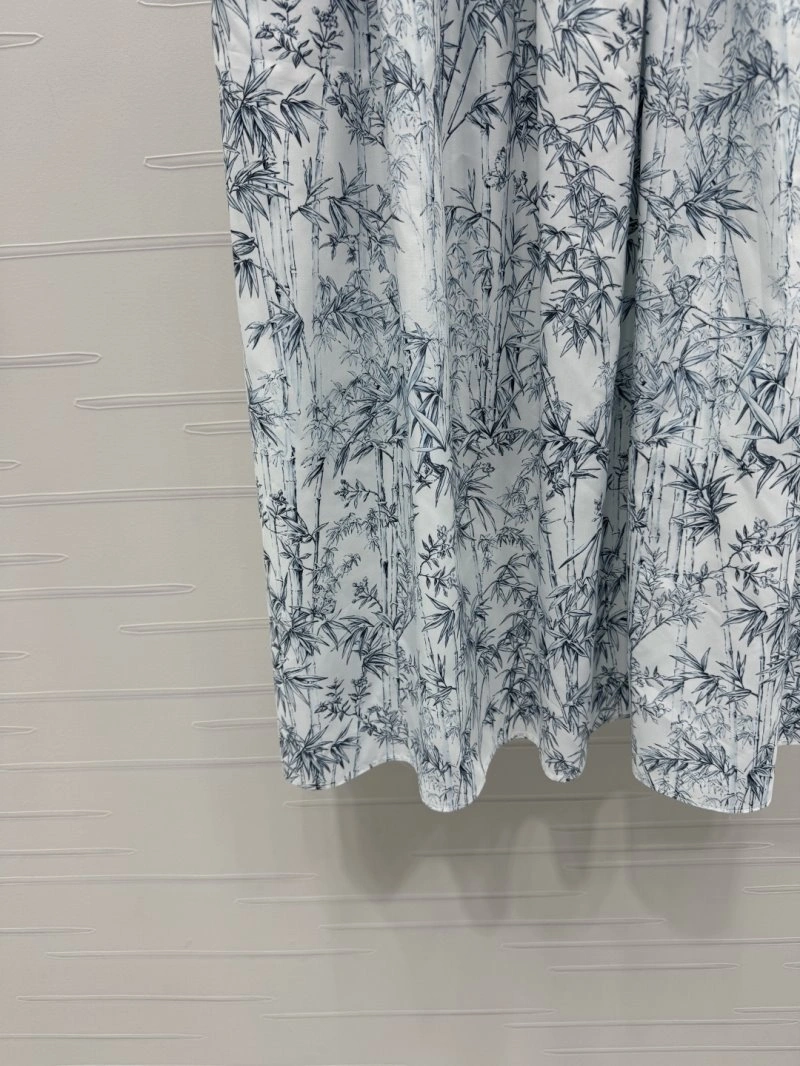 Low-cost Christian Dior Dress