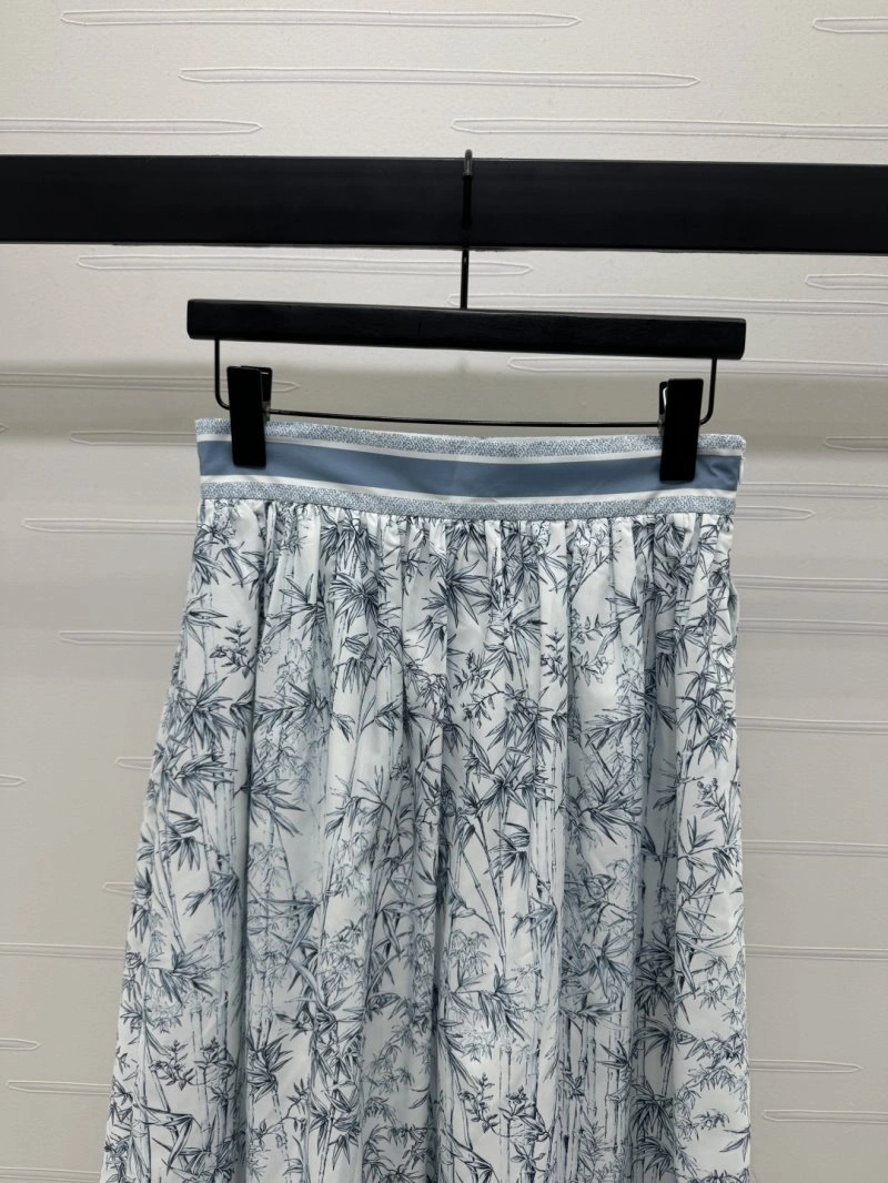 Low-cost Christian Dior Dress