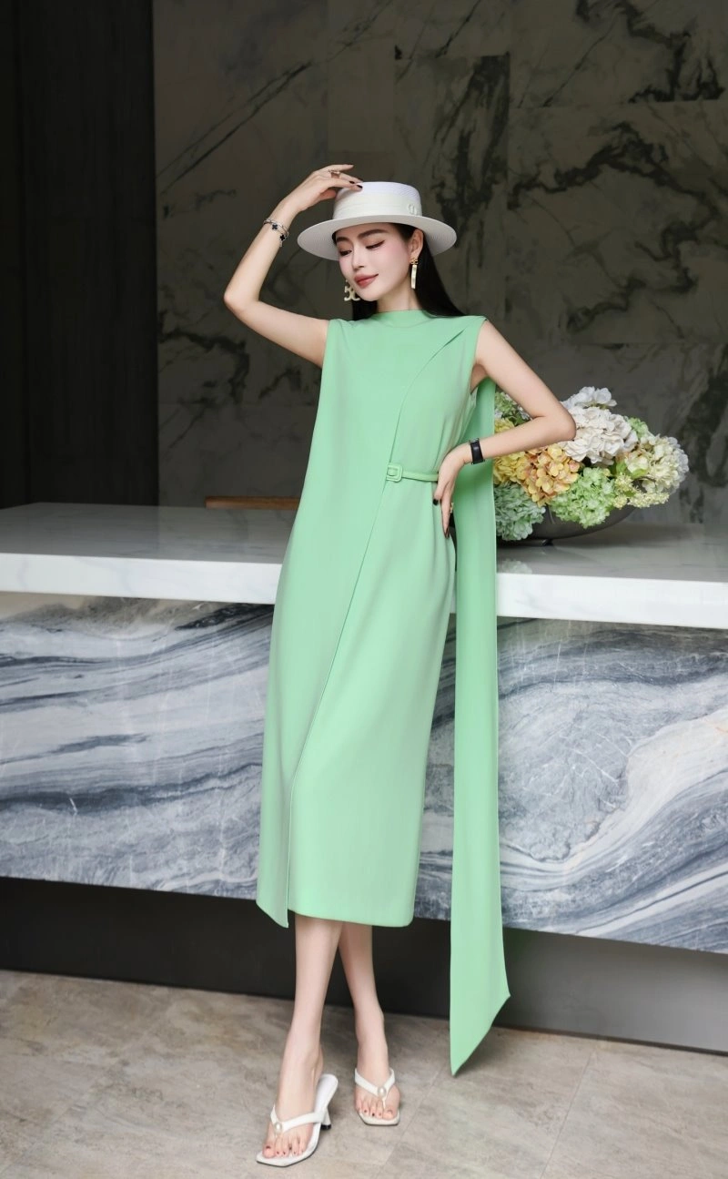 Low-cost Christian Dior Dress