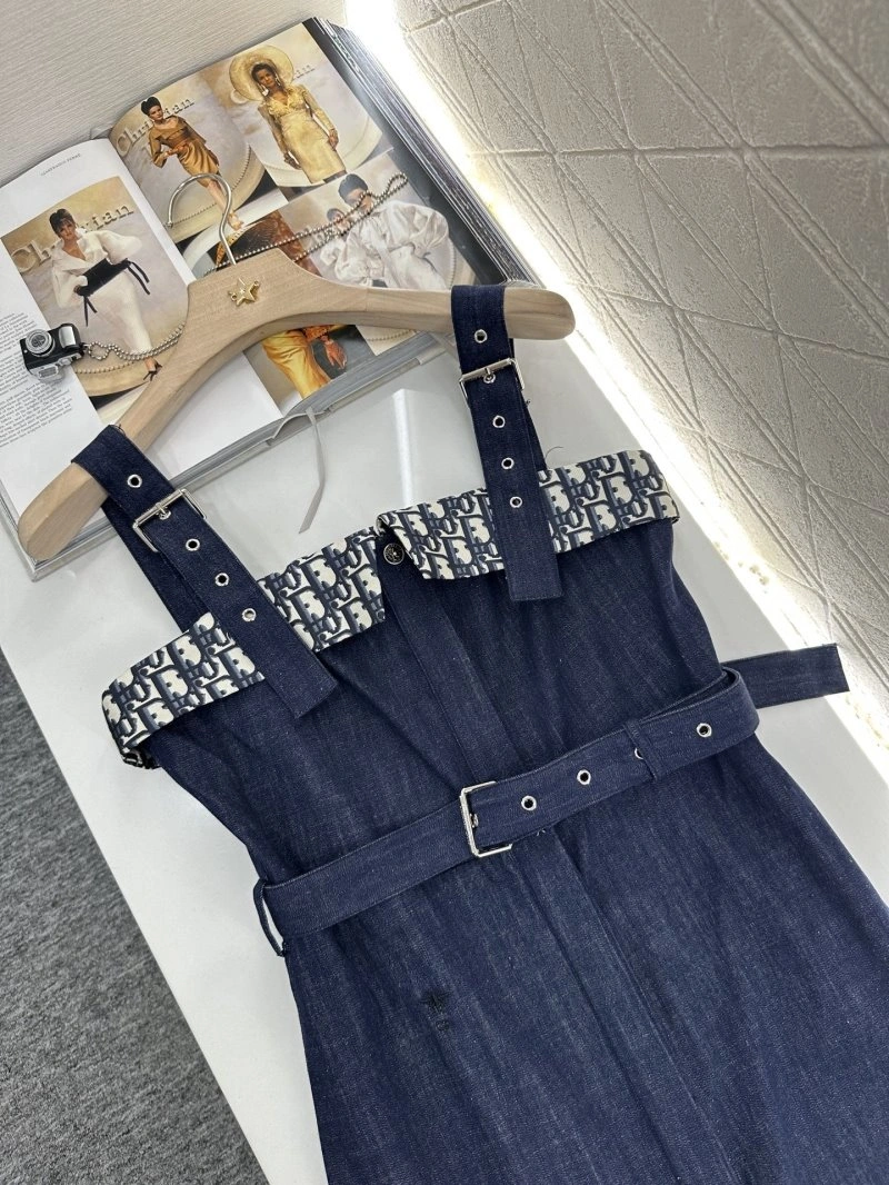 Low-cost Christian Dior Dress