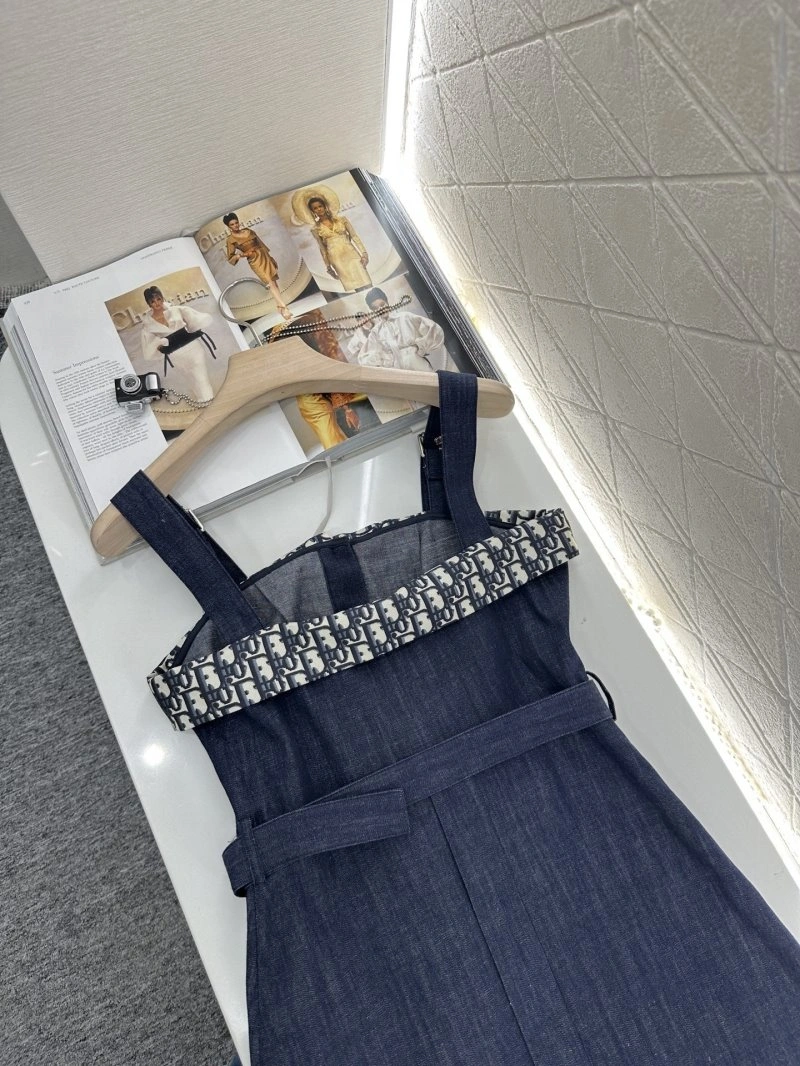 Low-cost Christian Dior Dress