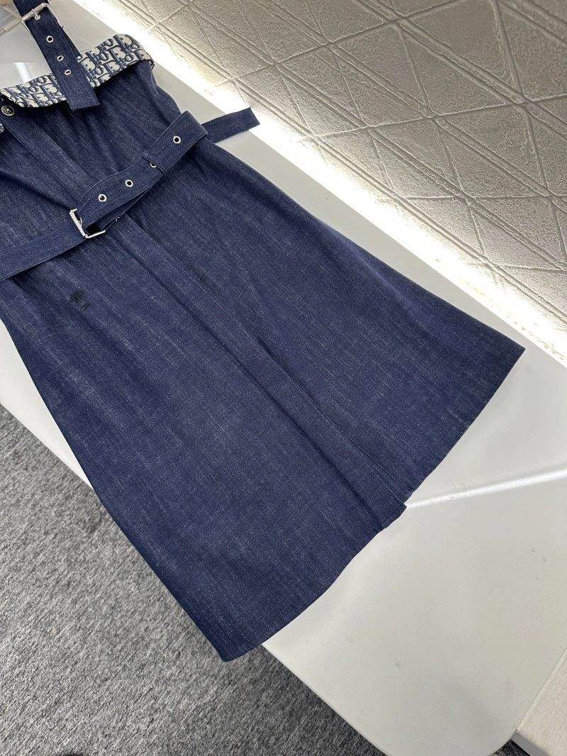 Low-cost Christian Dior Dress