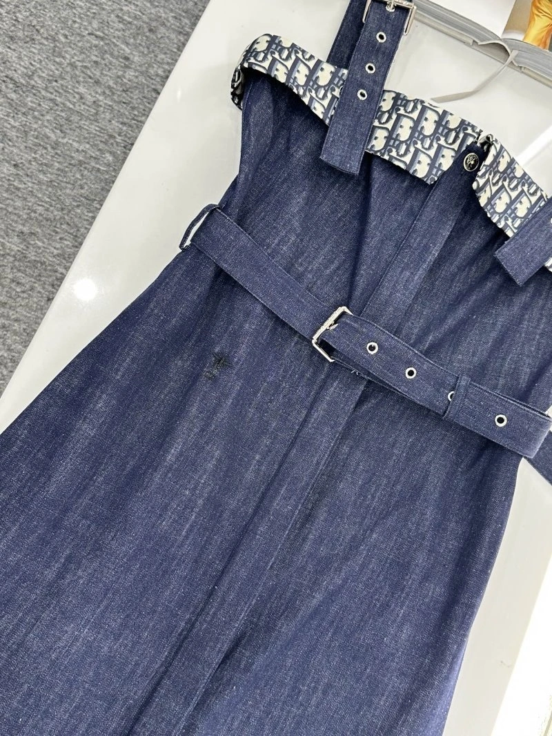 Low-cost Christian Dior Dress