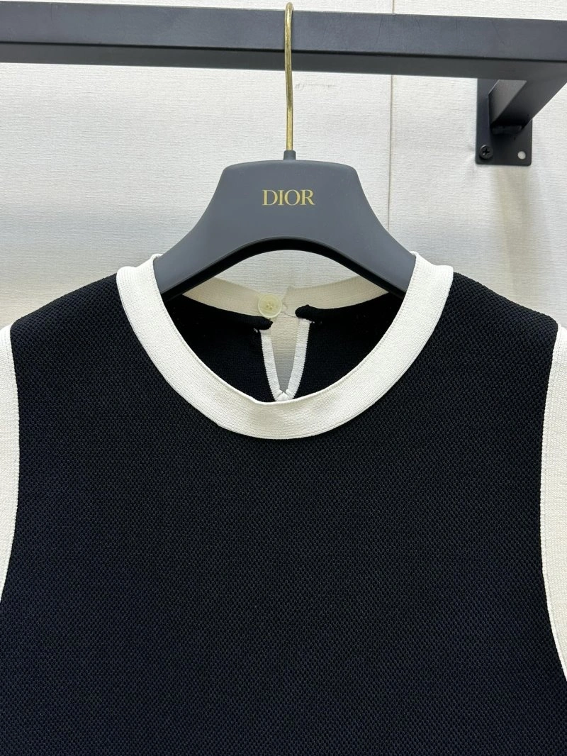 Low-cost Christian Dior Dress