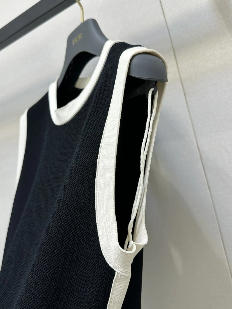 Low-cost Christian Dior Dress