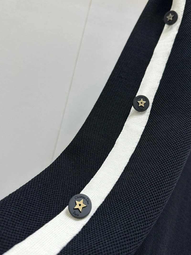 Low-cost Christian Dior Dress