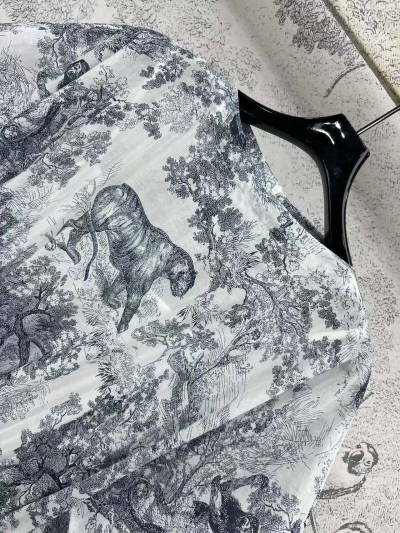 Low-cost Christian Dior Dress