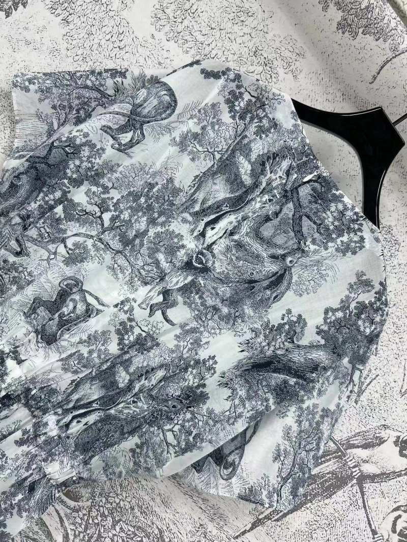 Low-cost Christian Dior Dress