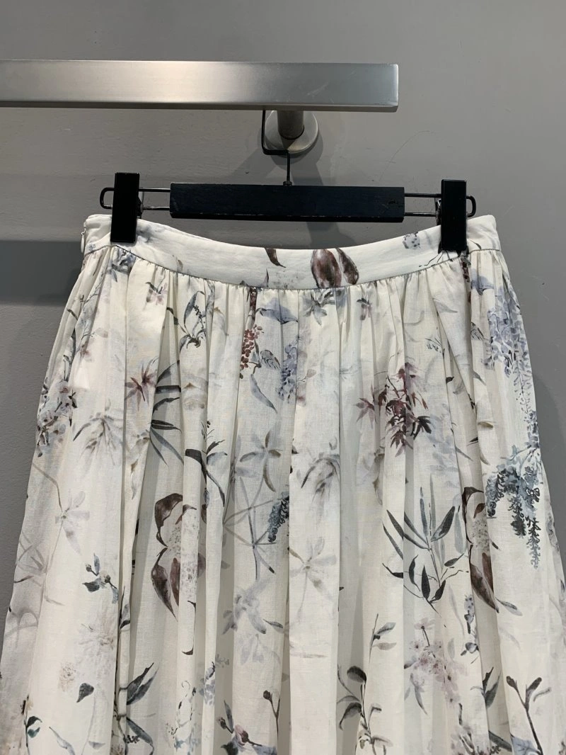 Low-cost Christian Dior Dress