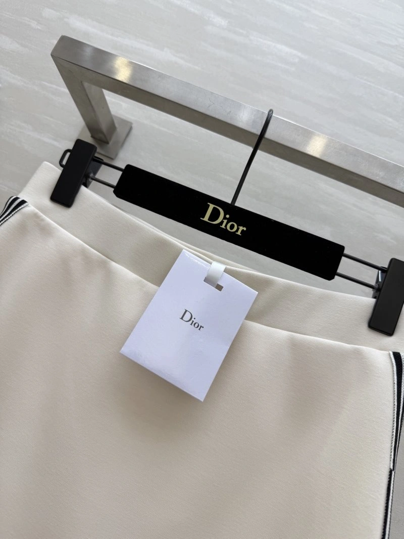 Low-cost Christian Dior Dress