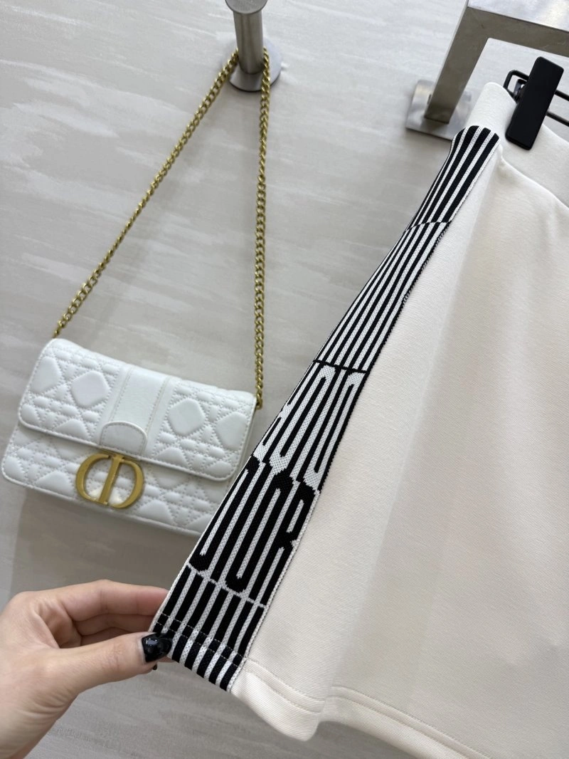 Low-cost Christian Dior Dress
