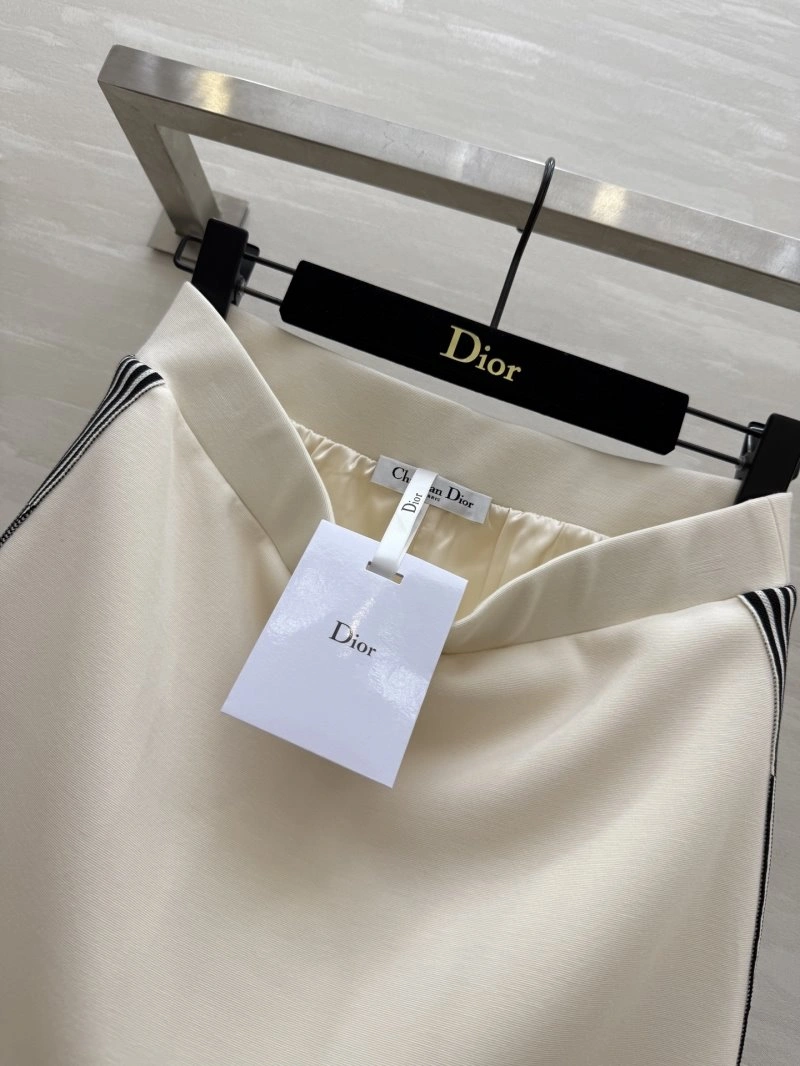 Low-cost Christian Dior Dress
