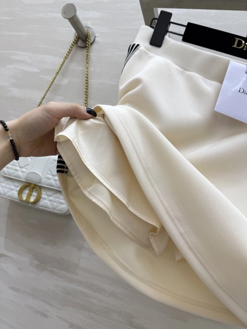 Low-cost Christian Dior Dress