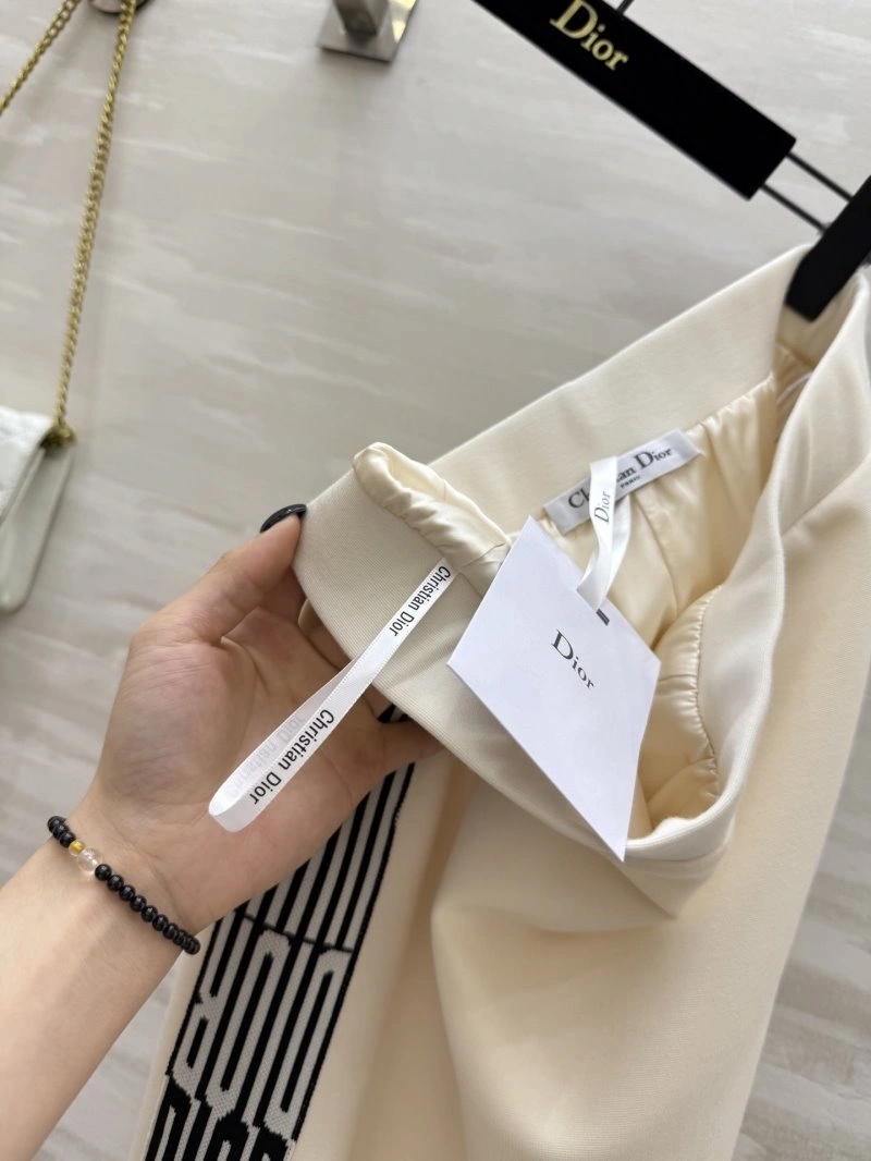 Low-cost Christian Dior Dress