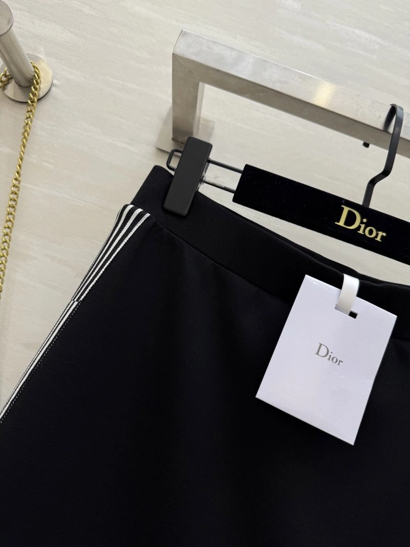 Low-cost Christian Dior Dress
