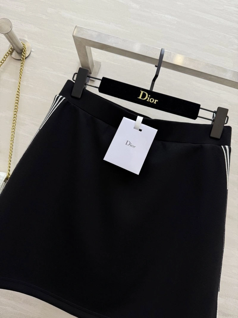 Low-cost Christian Dior Dress