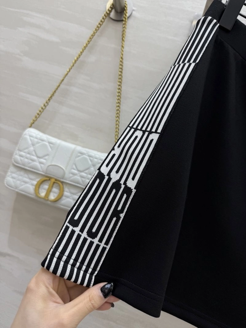 Low-cost Christian Dior Dress
