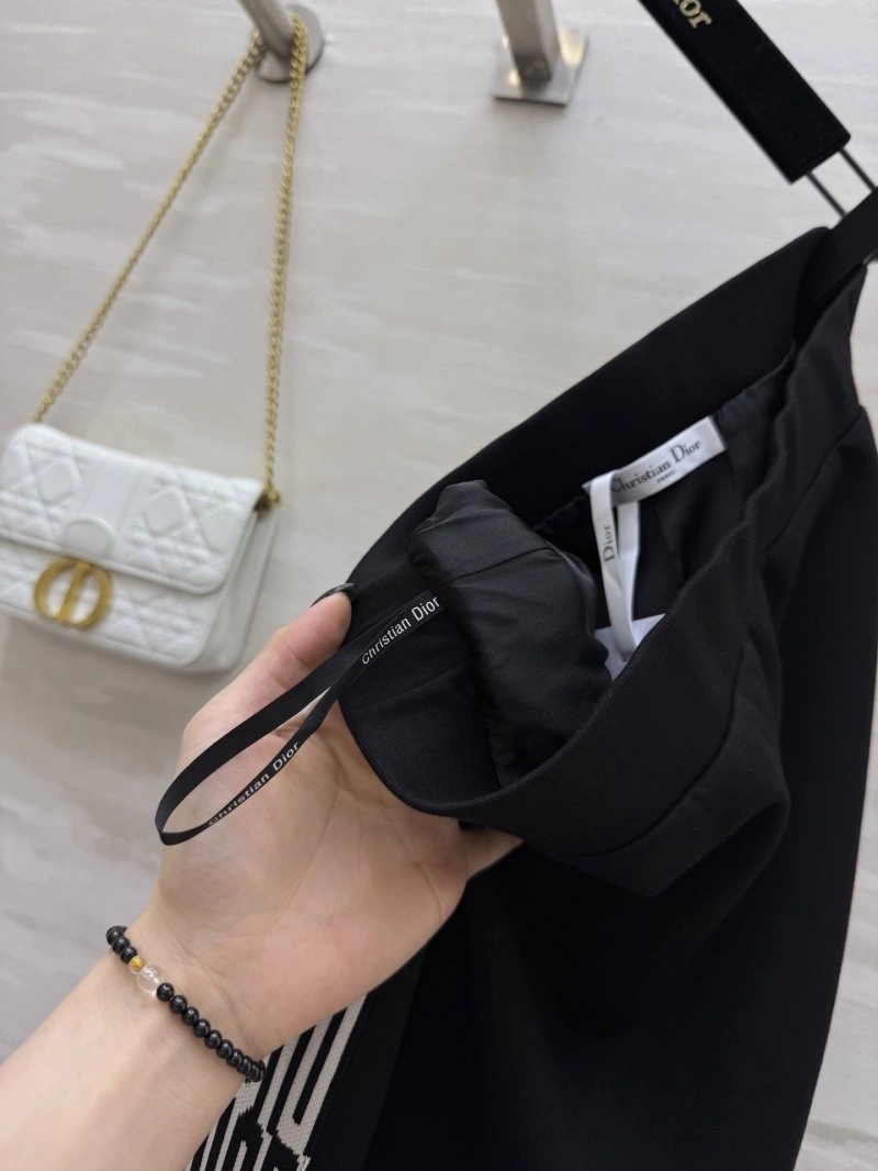 Low-cost Christian Dior Dress