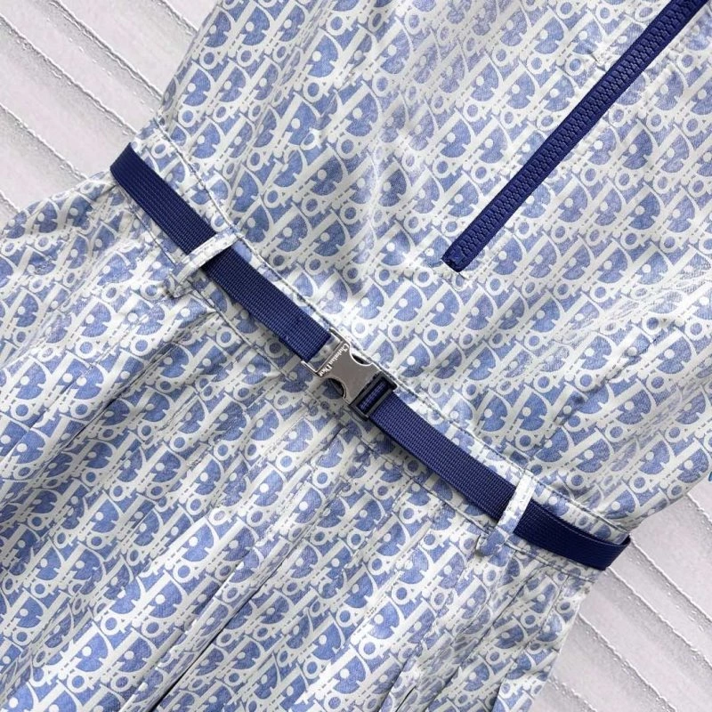 Low-cost Christian Dior Dress