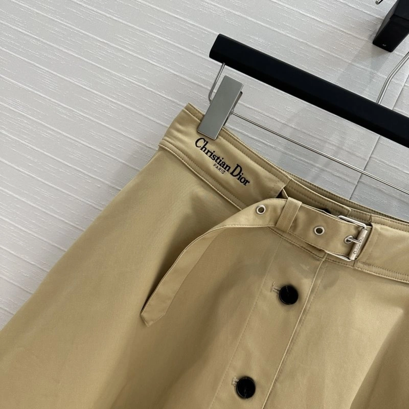 Low-cost Christian Dior Dress