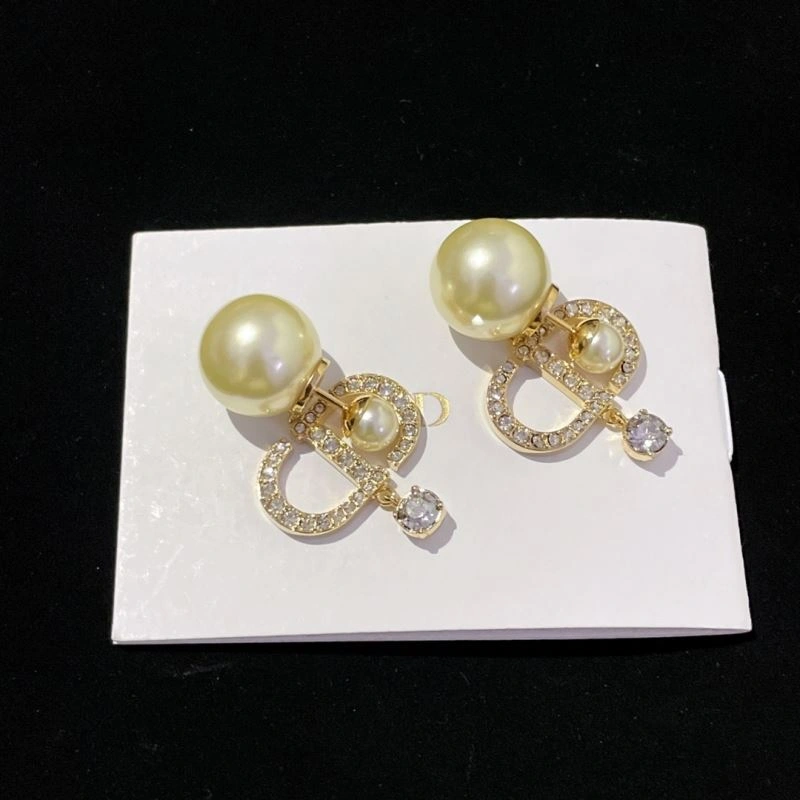 Cut-rate Christian Dior Earrings