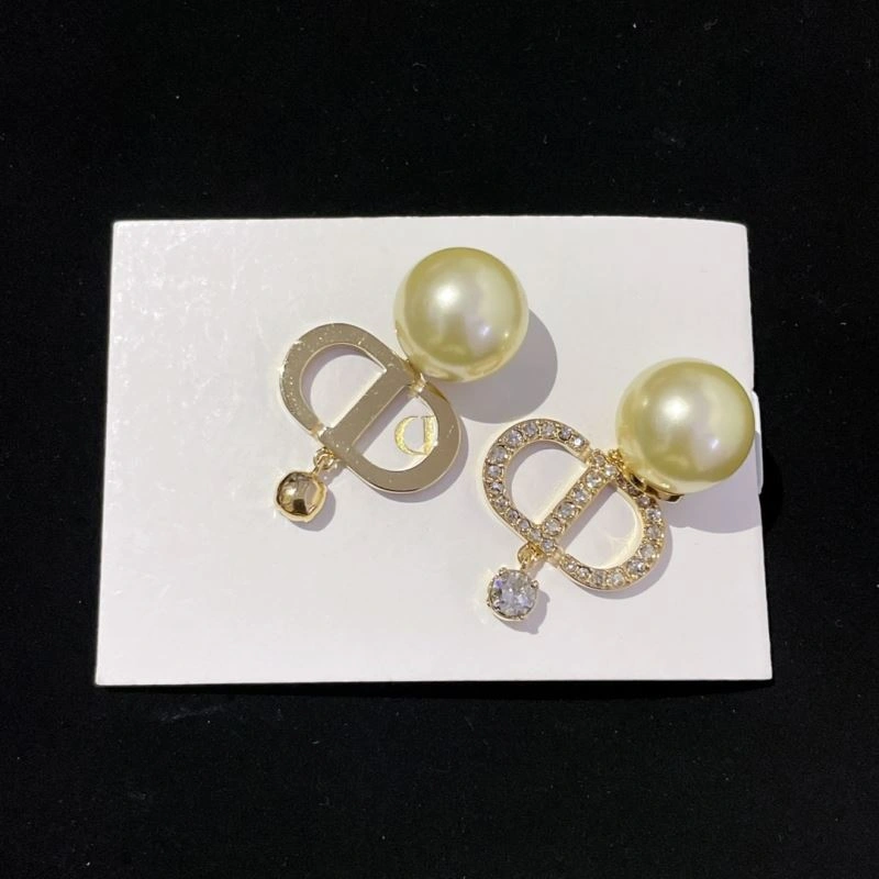 Cut-rate Christian Dior Earrings