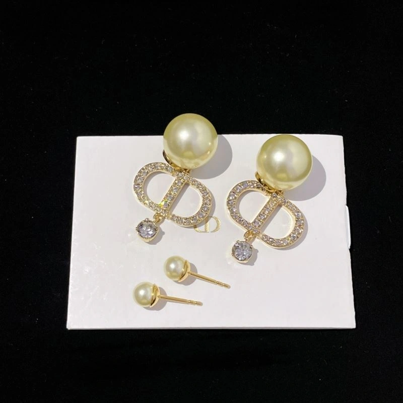 Cut-rate Christian Dior Earrings