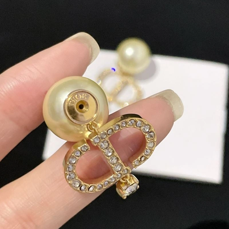 Cut-rate Christian Dior Earrings