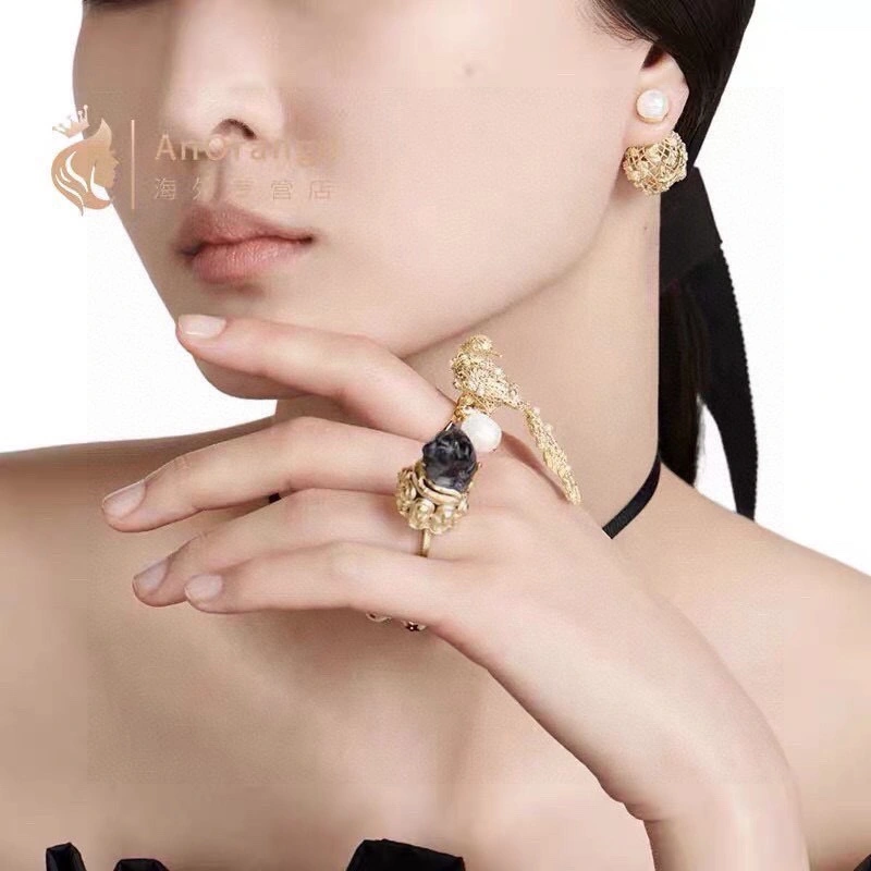 Cut-rate Christian Dior Earrings