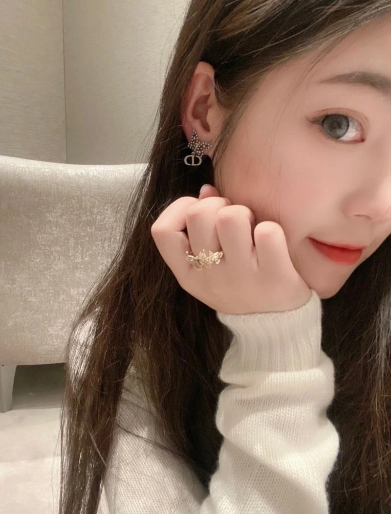 Top match Christian Dior Earrings
