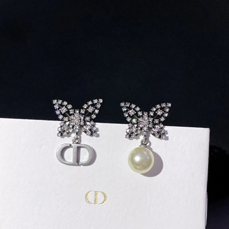 Top match Christian Dior Earrings