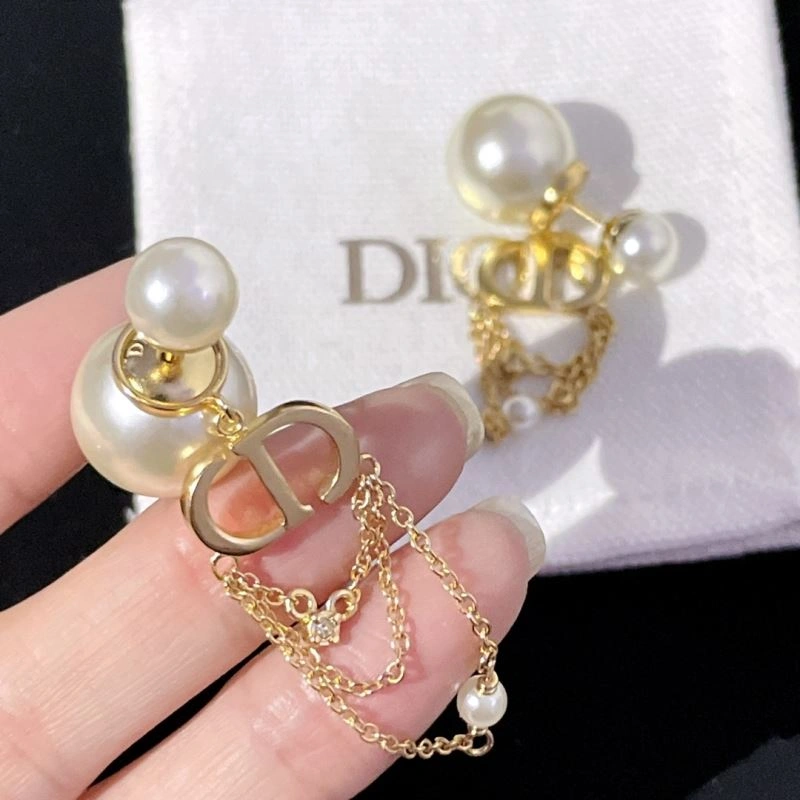 Low-cost Christian Dior Earrings