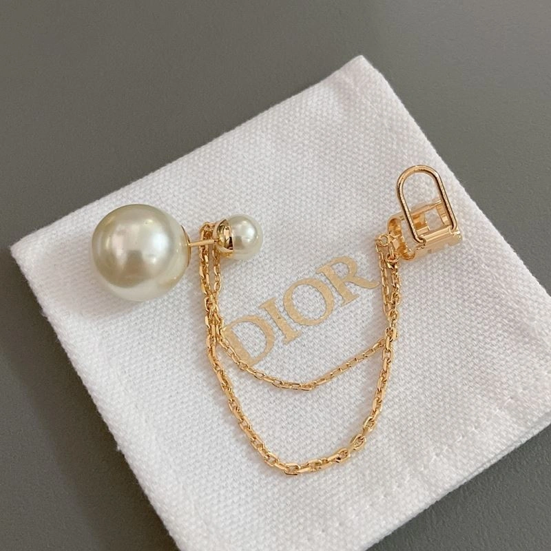 Inexpensive Christian Dior Earrings