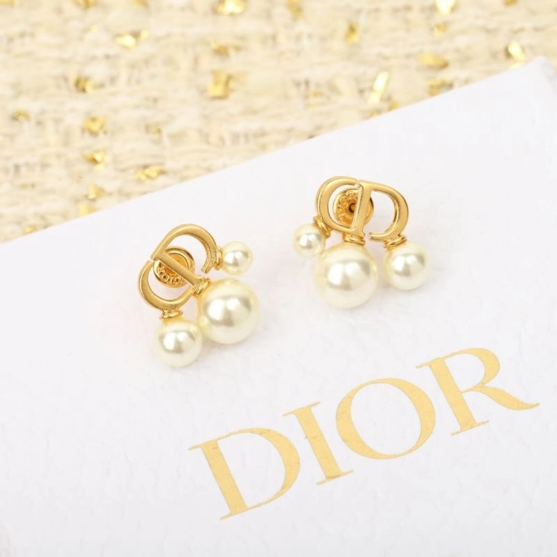 Top match Christian Dior Earrings