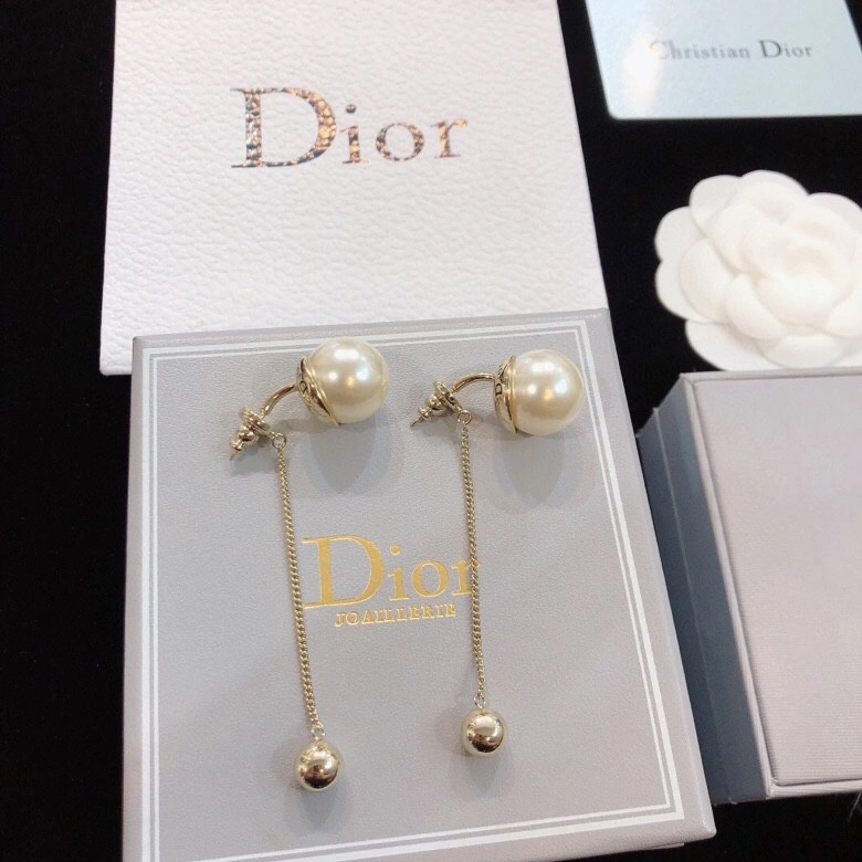 Cut-rate Christian Dior Earrings