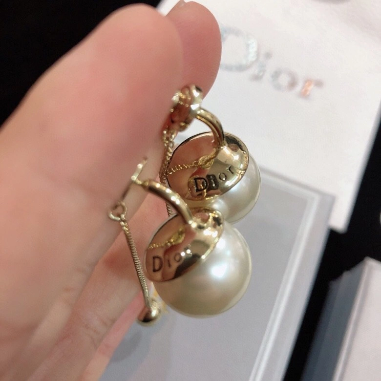 Cut-rate Christian Dior Earrings