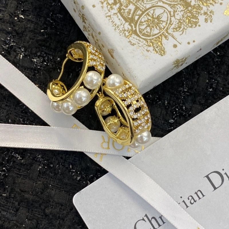 Top match Christian Dior Earrings