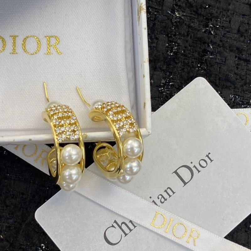 Top match Christian Dior Earrings