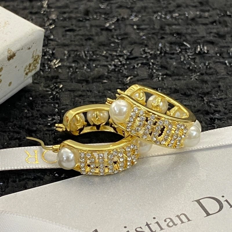 Top match Christian Dior Earrings