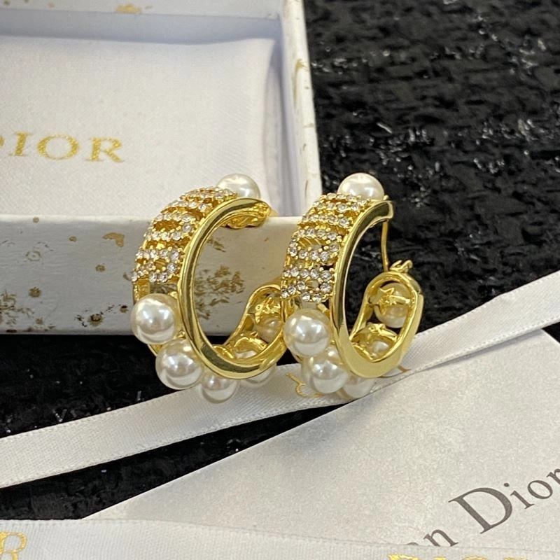 Top match Christian Dior Earrings