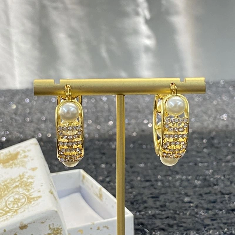 Top match Christian Dior Earrings
