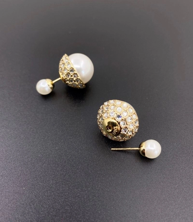 High accuracy Christian Dior Earrings