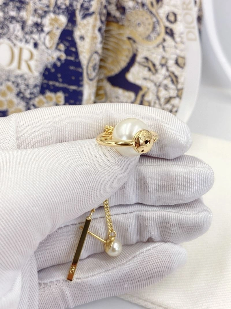 Bargain Christian Dior Earrings