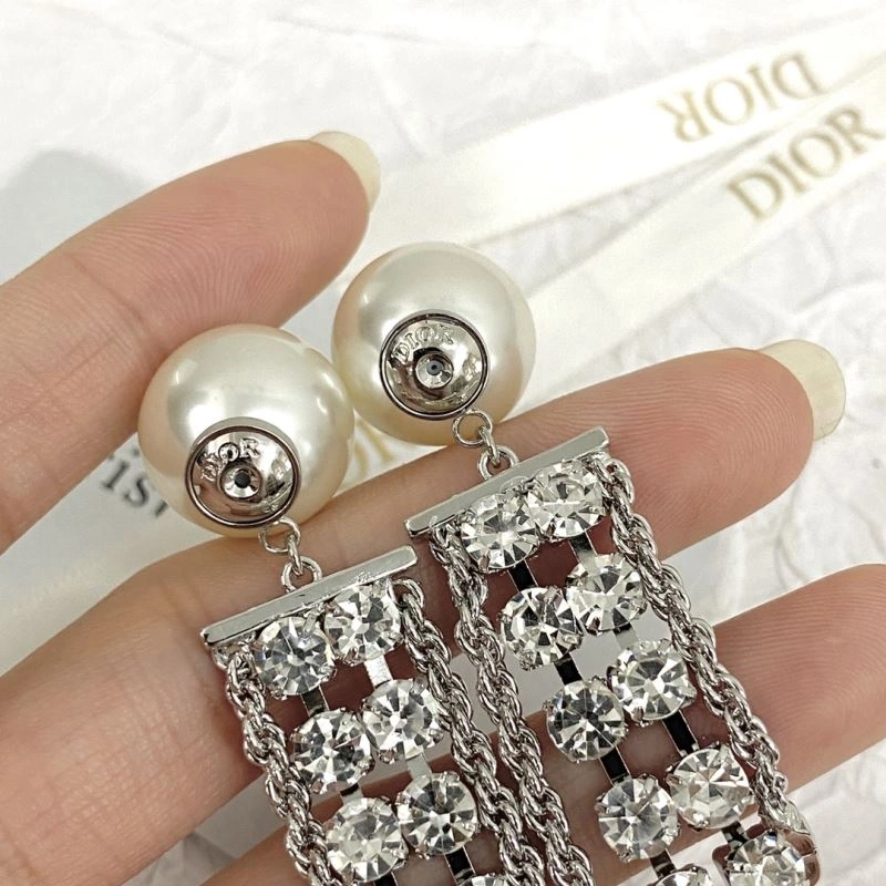 Low-cost Christian Dior Earrings