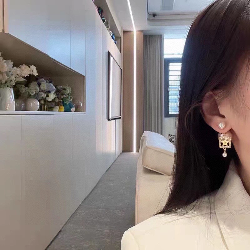 Discounted Christian Dior Earrings