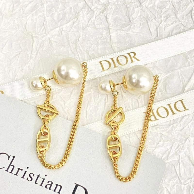 Low-cost Christian Dior Earrings